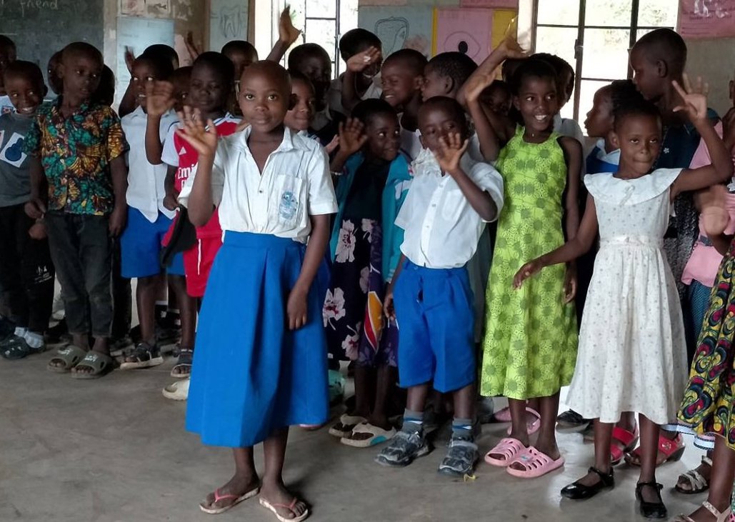 tiny toes students take part in a pen pal initiative